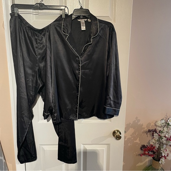 Casual Corner | Intimates & Sleepwear | Women Classy Black Satin Pj ...